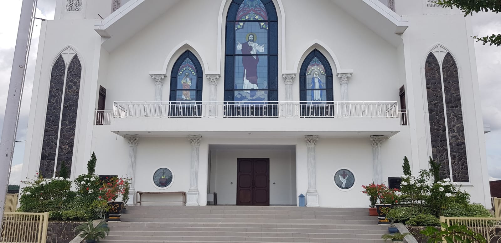 PAROKI HATI KUDUS YESUS - Paroki Hati Kudus Yesus Mangkupalas